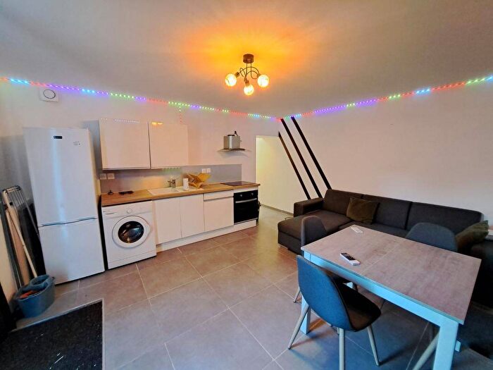 Appartement à louer - Centre, Pierrelatte - 2 pièces - 1 chambre