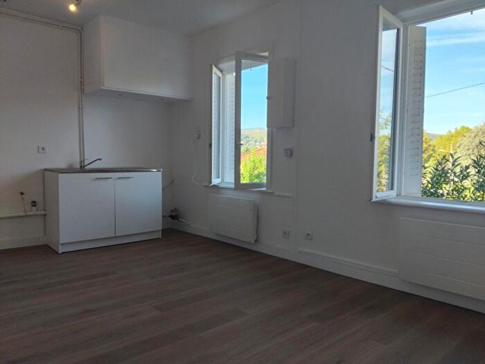 Neuville-sur-Saône : Appartement 3 pièces à vendre