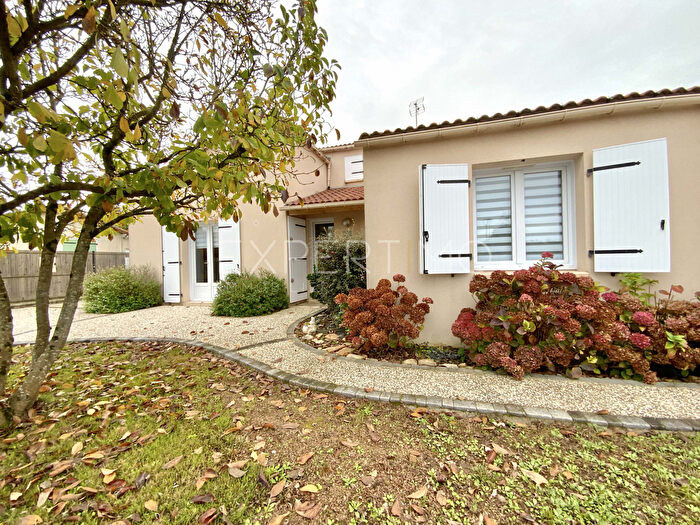 Maison à vendre - Saint-Vincent-sur-Jard - 4 pièces - 3 chambres