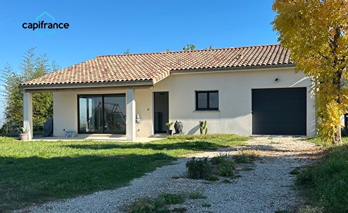Maison 5 pièces à Azas, à vendre