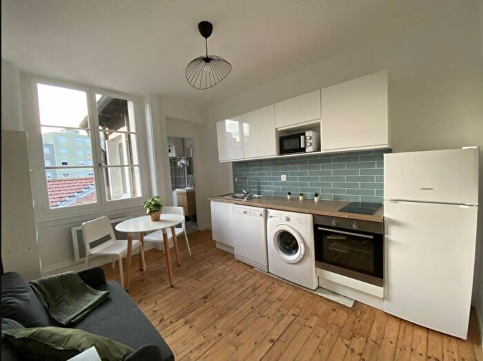 Appartement à louer - Tarentaize-Beaubrun-Severine, Saint-Étienne - 1 pièce - 1 chambre