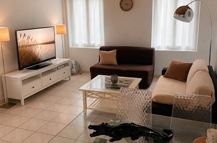 Appartement 1 pièce à Le Luc, à louer