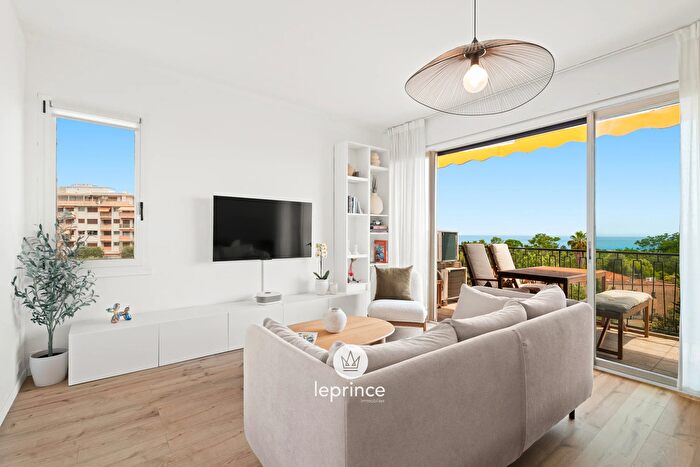 Appartement 3 pièces à vendre - Nice, Caucade