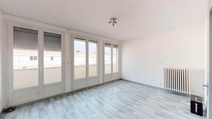 Appartement à louer - Chenôve - 4 pièces - 3 chambres