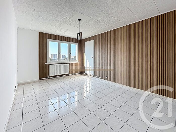 Appartement à vendre - Saint-Priest - 4 pièces - 3 chambres