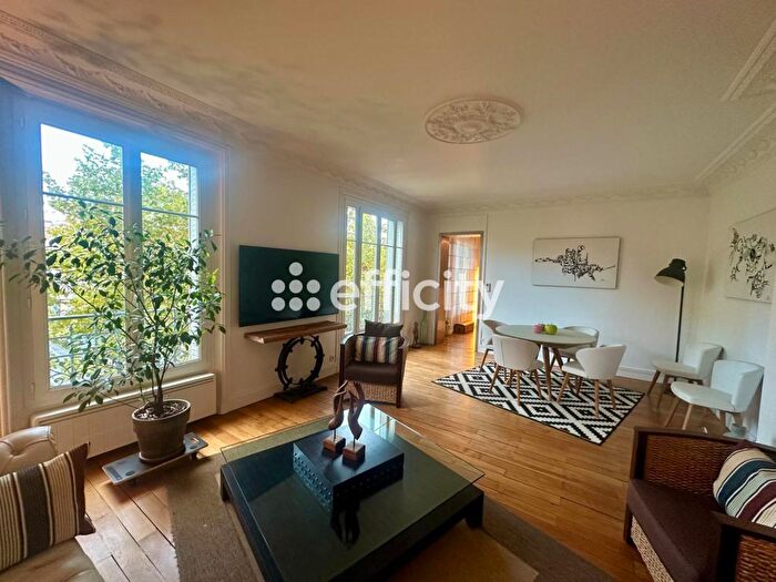 Appartement à vendre - Paris e , Bel-Air, Nord - 5 pièces - 3 chambres