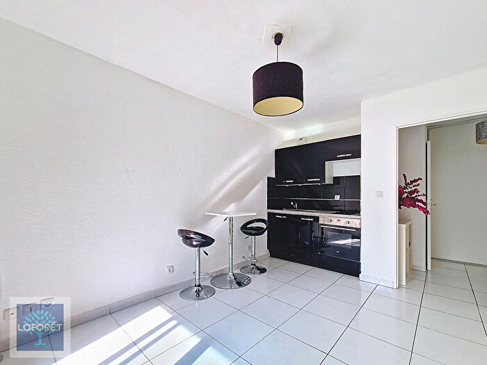 Appartement à vendre - Vallauris, Centre-ville - 2 pièces - 1 chambre