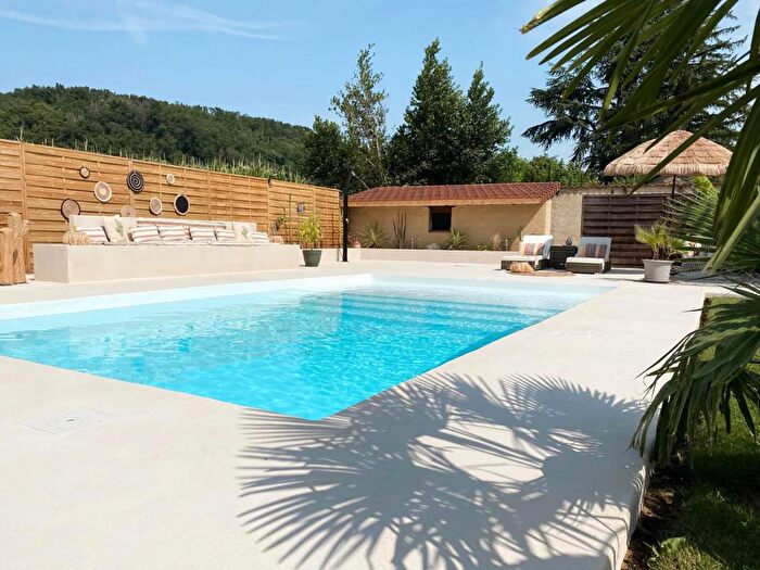 Maison à vendre - Charmes-sur-lHerbasse - 11 pièces - 6 chambres