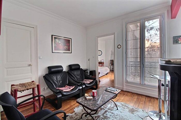 Appartement à louer - Pernety, Paris ème arrondissement - 2 pièces - 1 chambre