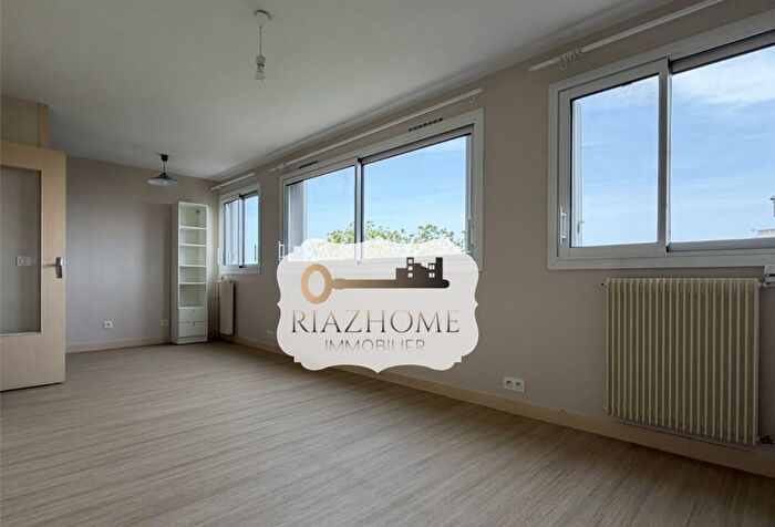 Appartement 1 pièce à Le Bourget, à vendre