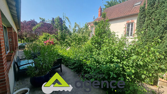 Vierzon, Centre-ville : Maison 6 pièces à vendre