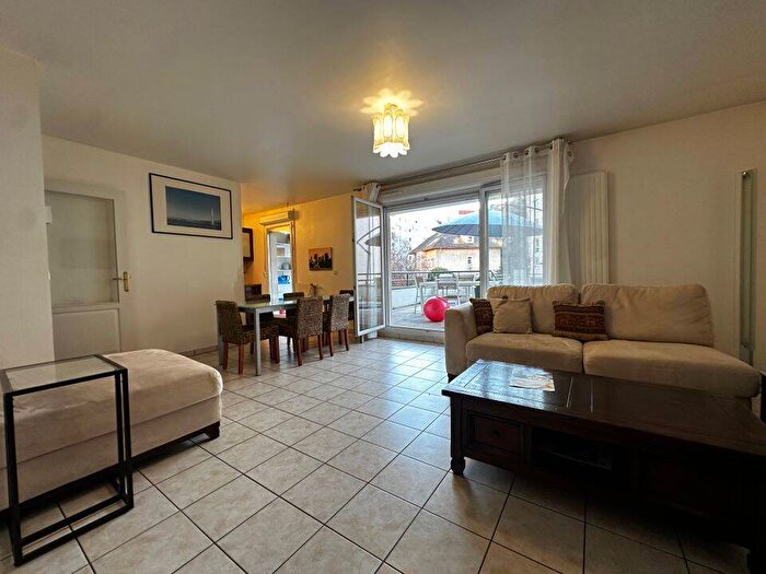 Beulet-Ile de France, Annemasse : Appartement 4 pièces à louer