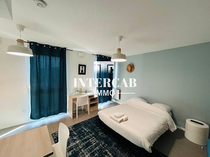 Appartement à louer - Barbâtre-Saint Remy-Verrerie, Reims - 1 pièce