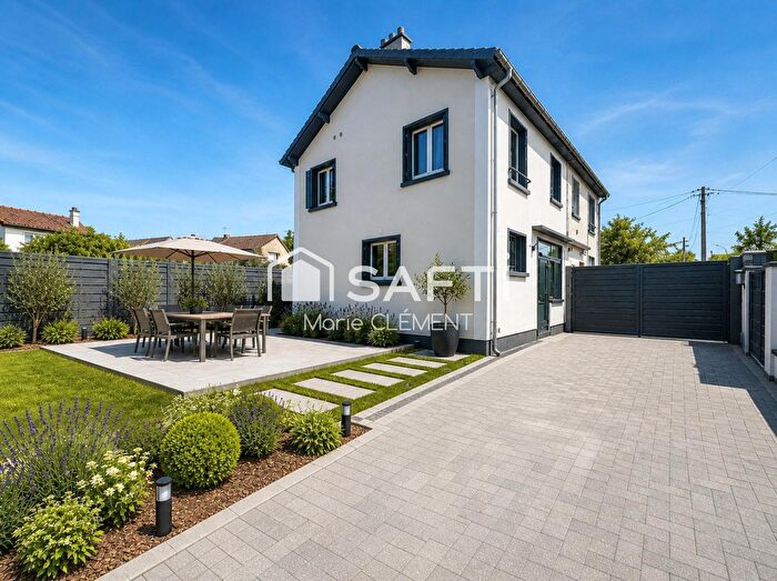 Pontault-Combault, Mairie, Rouxel : Maison 4 pièces à vendre