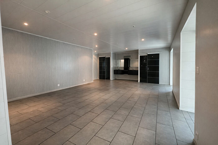 Maison à louer - Saint-Laurent-de-la-Prée - 4 pièces - 3 chambres