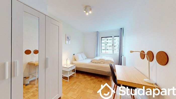 Hauts dAsnières-Métro, Asnières-sur-Seine : Appartement 1 pièce à louer