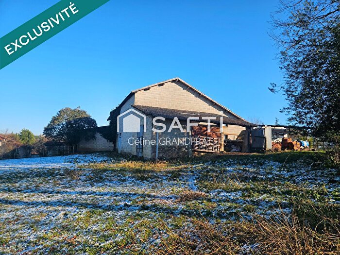 Maison à vendre - Saint-Santin-de-Maurs - 4 pièces - 3 chambres