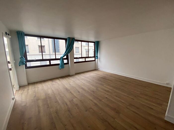 Appartement à louer - Lyon e , Mutualité, Préfecture, Moncey - 4 pièces - 2 chambres