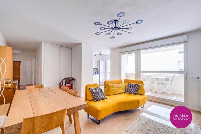 Appartement 3 pièces à Montreuil, Centre-ville, à vendre