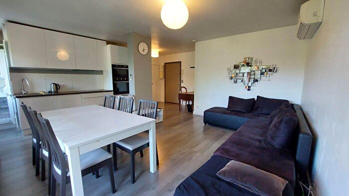 Appartement à louer - Bron Centre-Le Rafour - 2 pièces - 1 chambre