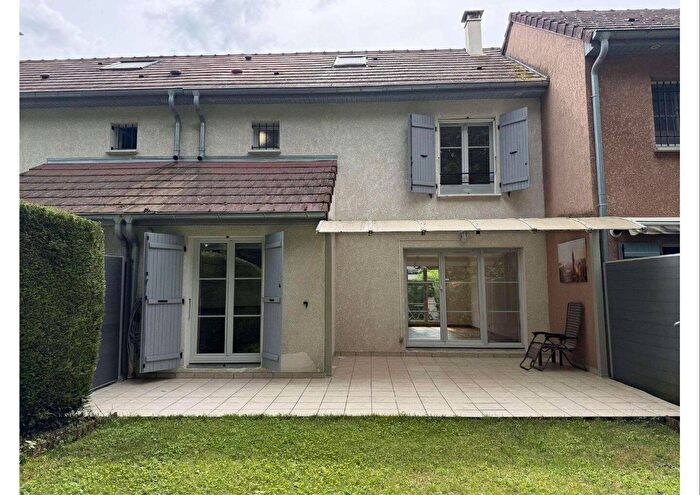 Ouest, Ferney-Voltaire : Maison 5 pièces à louer