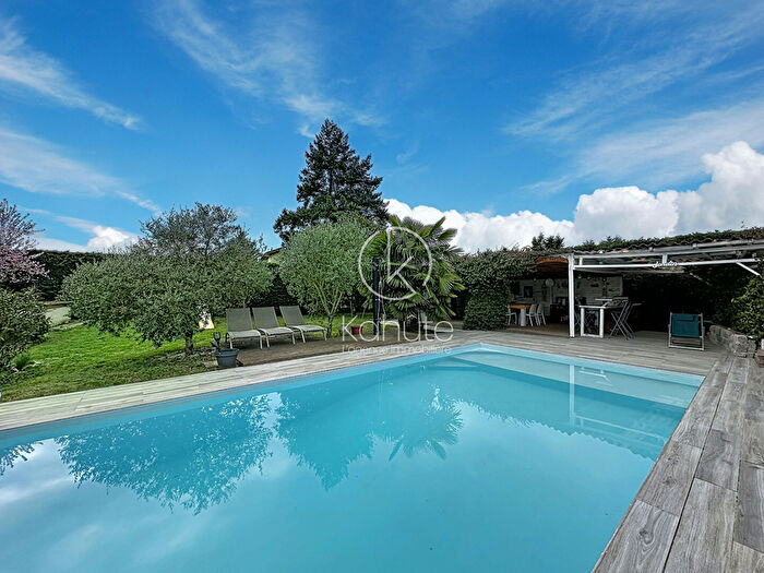 Maison à vendre - Auberives-sur-Varèze - 5 pièces - 3 chambres