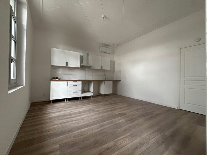 Appartement à louer - Béziers, Centre-ville, Palais des Congrès, Garibaldi, Gambetta - 3 pièces - 2 chambres