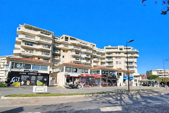 Appartement à vendre - Fréjus, Fréjus Plage - 2 pièces - 1 chambre
