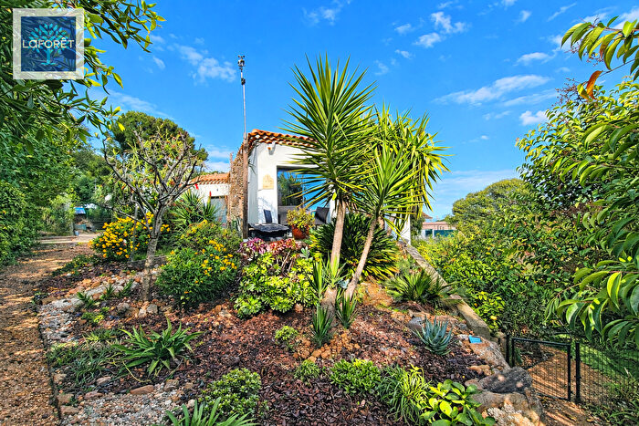 Maison à vendre - Vallauris, Retenaou, Brusquets, Devens, Zone dactivité Saint-Bernard - 6 pièces - 5 chambres