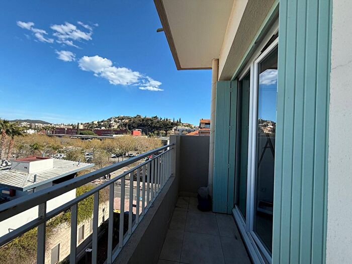 Appartement à louer - Centre ville, Saint-Raphaël - 1 pièce