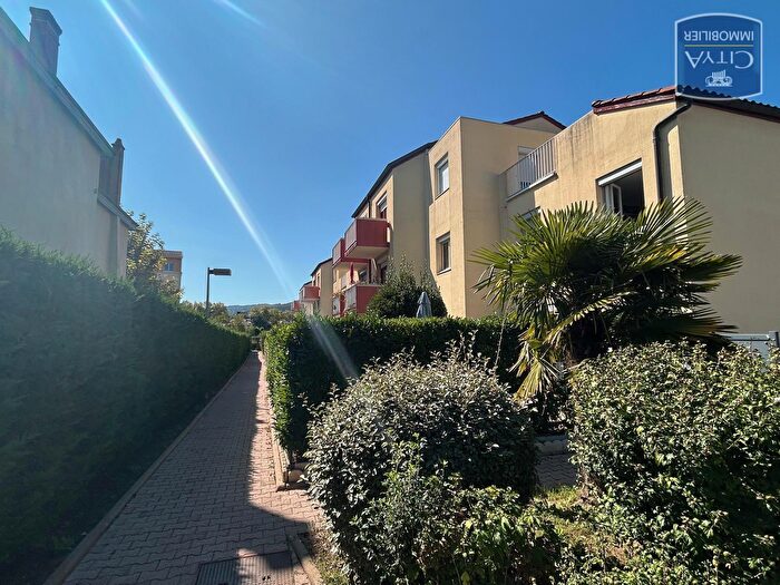 Appartement à vendre - Neuville-sur-Saône - 3 pièces - 2 chambres