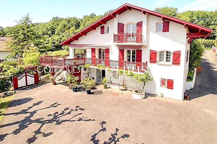 Maison à vendre - Ustaritz - 8 pièces - 5 chambres