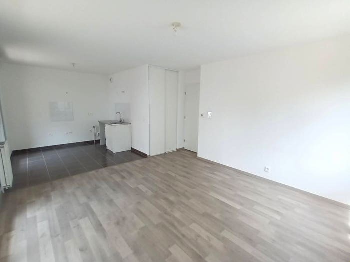 Le Village-Les Pres, Éragny : Appartement 5 pièces à louer