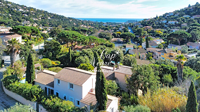 Maison 5 pièces à Cavalaire-sur-Mer, Castillane, Vivards, Roseraie, Rigaud, Cros de Mouton, à vendre