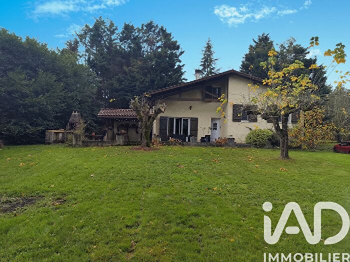 Maison à vendre - Tizac-de-Lapouyade - 5 pièces - 5 chambres