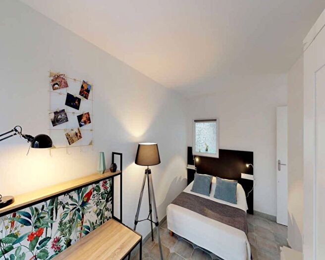 Garches : Appartement 5 pièces à louer