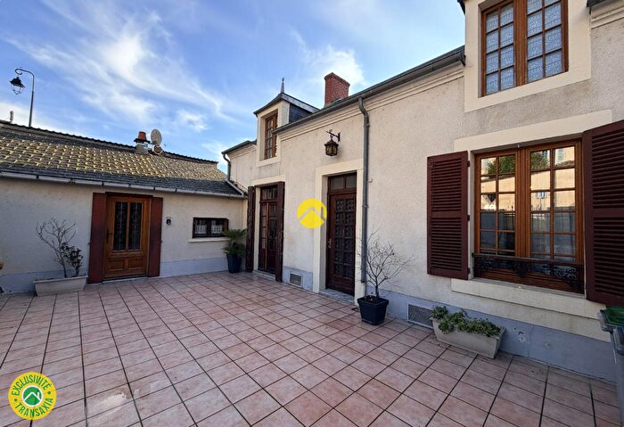 Maison à vendre - Châteauneuf-sur-Cher - 7 pièces - 3 chambres