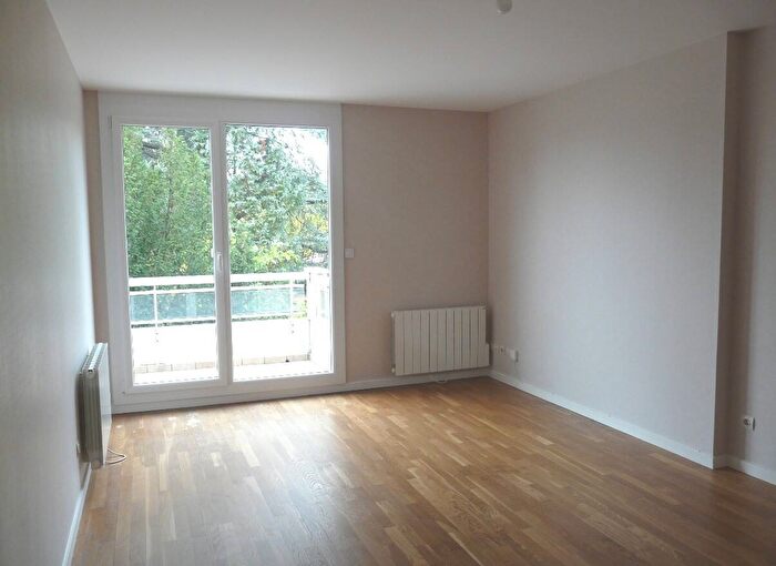 Appartement à louer - Belleroche, Villefranche-sur-Saône - 3 pièces