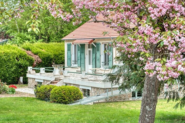 Maison 8 pièces à Saint-Lambert, à vendre
