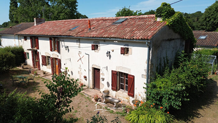 Curzay-sur-Vonne : Maison 6 pièces à vendre