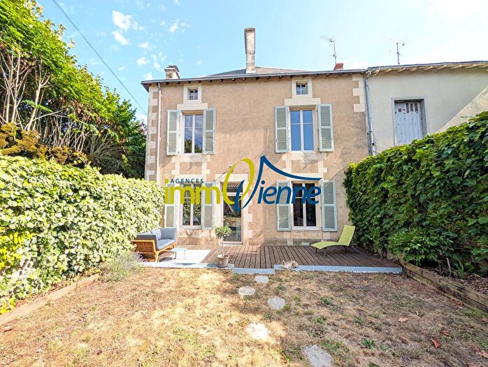 Maison 6 pièces à vendre à Lussac-les-Châteaux