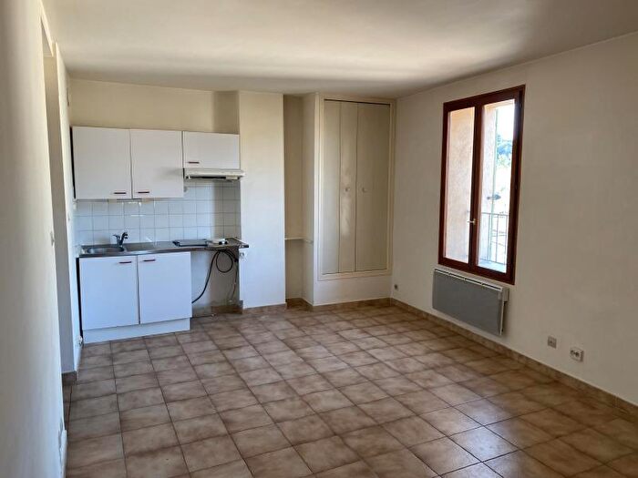 Appartement à louer - Meyrargues - 2 pièces - 1 chambre