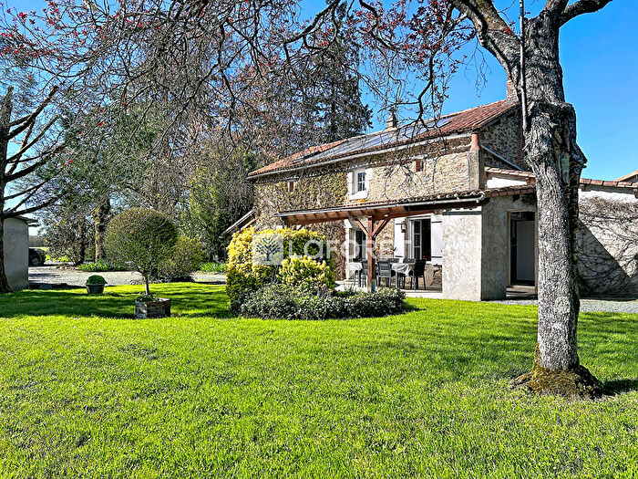 Maison à vendre - Le Breuil-Bernard - 6 pièces - 4 chambres