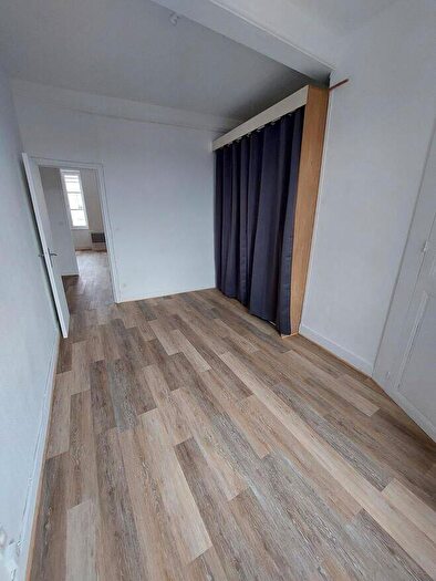 Centre, Issoire : Appartement 1 pièce à louer