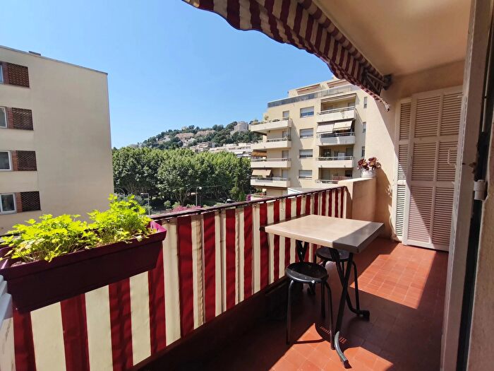 Nice, Saint-Sylvestre : Appartement 3 pièces à vendre