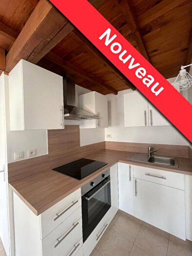 Centre Ville, Saint-Maximin-la-Sainte-Baume : Appartement 2 pièces à louer