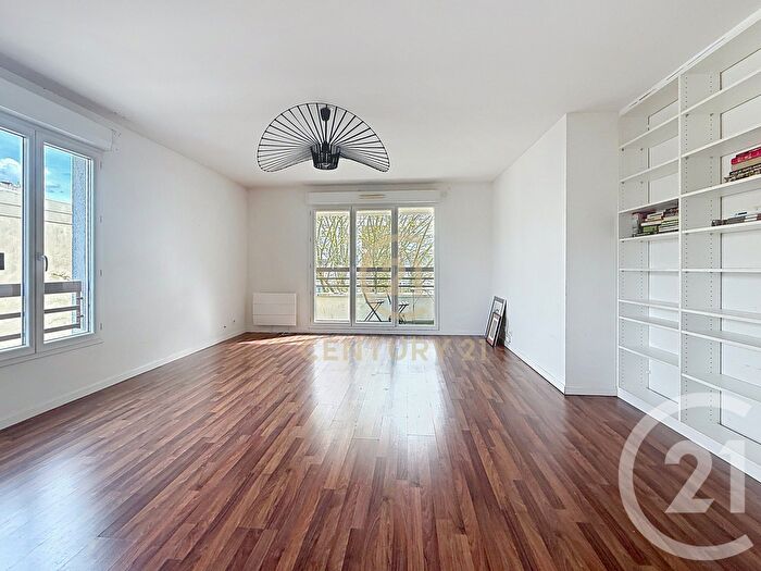 Appartement 4 pièces à louer à Villeneuve-la-Garenne, Centre-ville