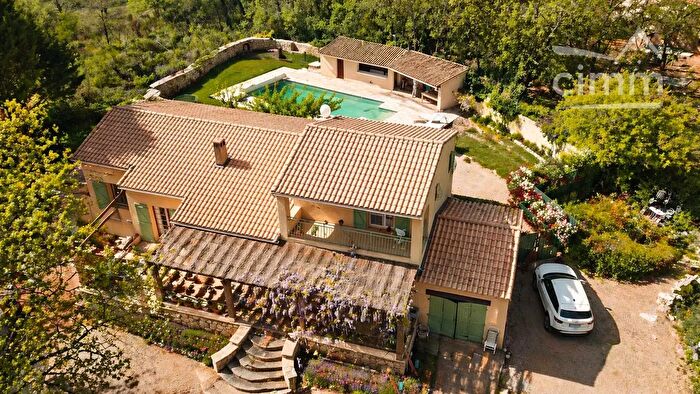 Maison 6 pièces à Callas, à vendre