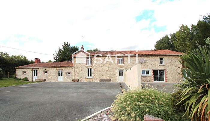 Maison à vendre - La Caillère-Saint-Hilaire - 11 pièces - 8 chambres