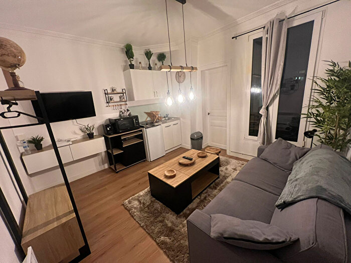 Appartement à louer - Saint-Ouen, Pasteur, Zola - 1 pièce